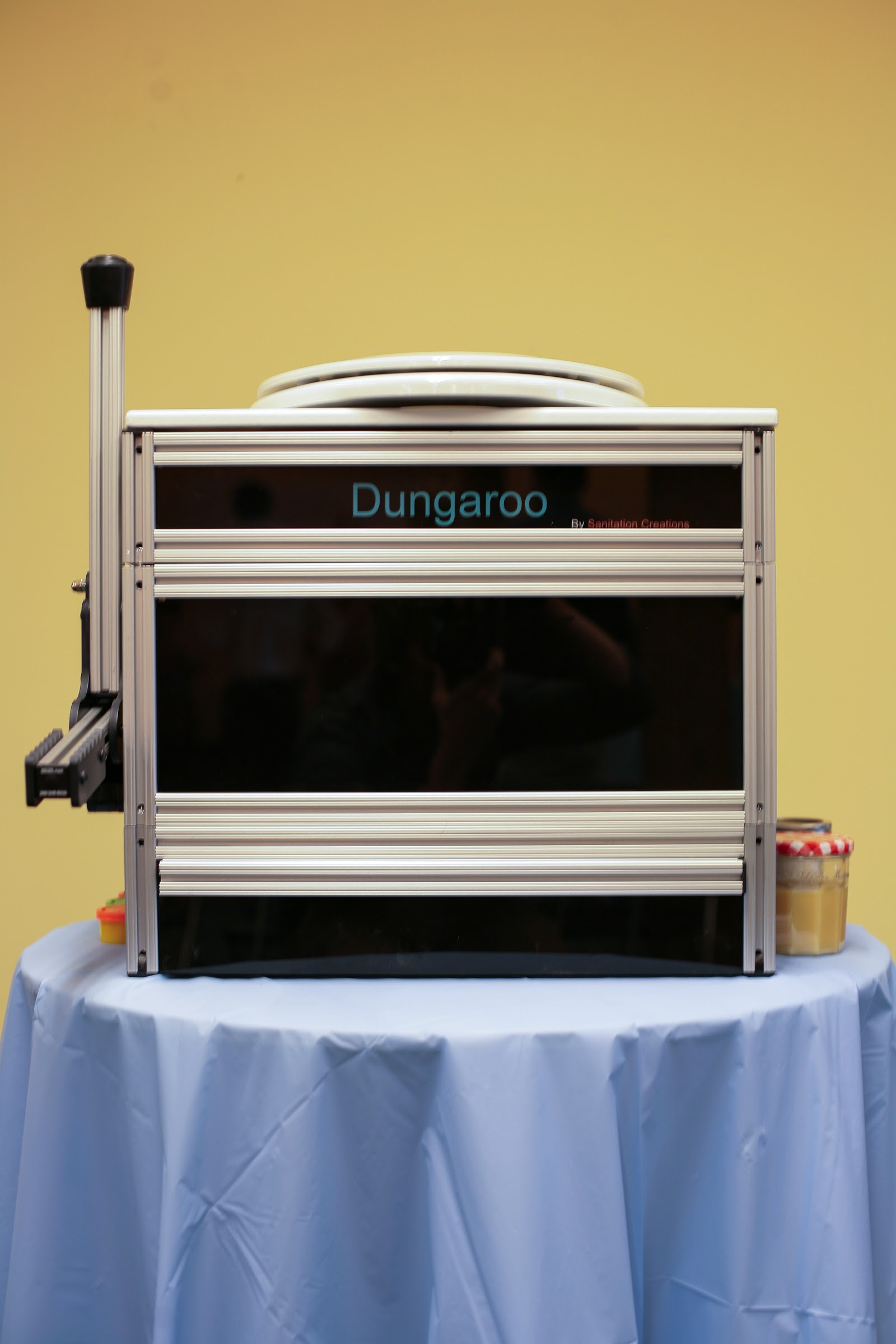 正視全球水資源危機！連麥特戴蒙都願意使用的免水馬桶 Dungaroo | T客邦