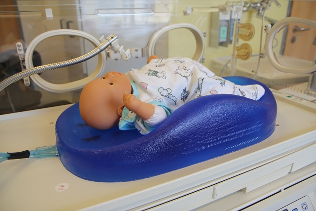 BABYBE 讓保溫箱裡的早產兒回到「母親的懷抱」 | T客邦