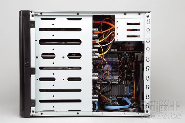 SilverStone DS380 評測：小型化簡易伺服器專用機殼 | T客邦