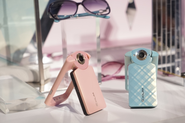 新一代自拍神器 Casio TR-60 閃亮登場，內建 Exilim 自動傳輸與 Selfie 自拍藝術功能 | T客邦