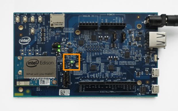 在 Intel Edison 開發板上，利用 JavaScript 打造聰明的桌上型時鐘 | T客邦