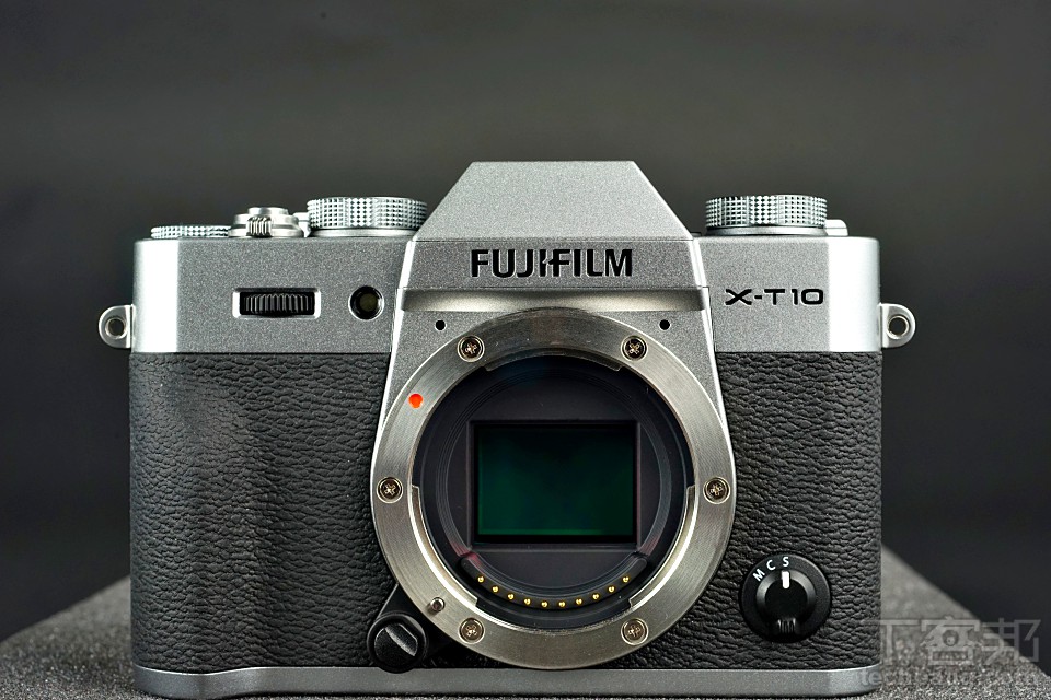 對焦性能攻頂，準旗艦 Fujifilm X-T10 評測 | T客邦