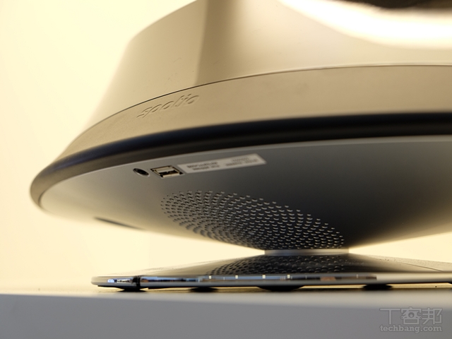 Moshi 全球首間專賣店開幕，宛若精品店的 3C 周邊購物體驗 | T客邦