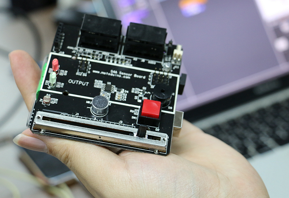 【Maker Club】用 Scratch 玩 Arduino入門第一課！認識Scratch介面開發環境，玩好積木角色及造型 | T客邦