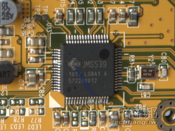 銳銨 MiniTANK J4-4S-SB3，把四個外接盒裝在一起 | T客邦