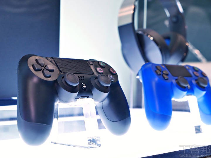 與舊款差在哪？PlayStation 4 PRO、新款 PS4、DualShock 4 細節現場看 | T客邦
