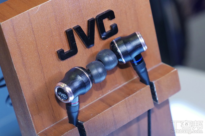 JVC 發表入耳式木質振膜耳機 HA-FW01，旗艦款售價 16,900 元 | T客邦