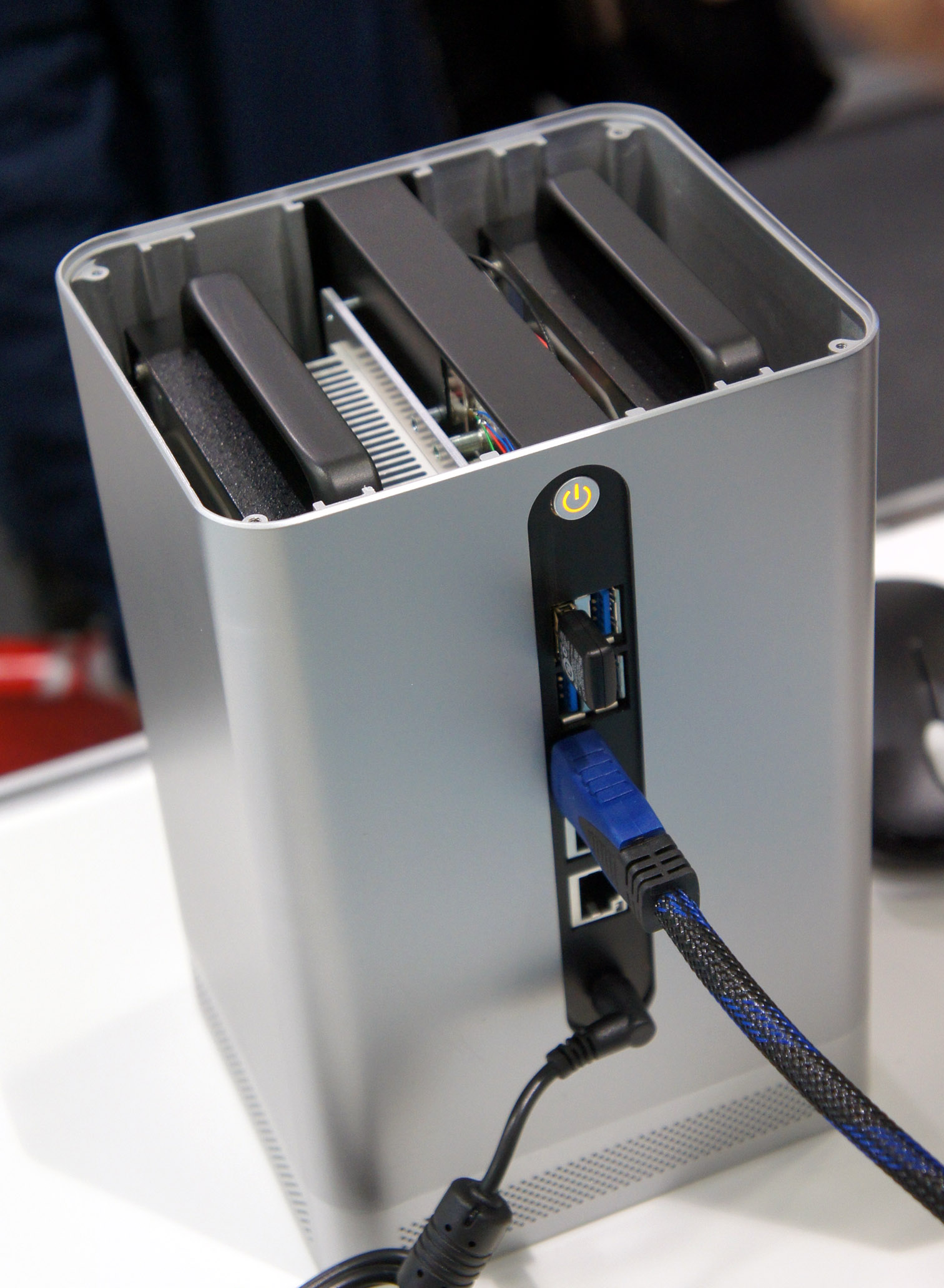 突破既有框架！詮力科技於資訊月推出全新 NEST 系列，既是 NAS 也是個人電腦！ | T客邦