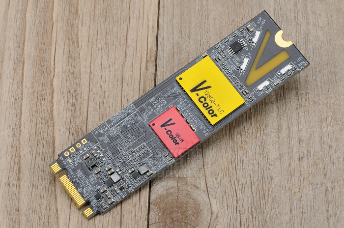 配備 LED 燈光外加彩色塗裝，V-Color VLM100 固態硬碟實測 | T客邦