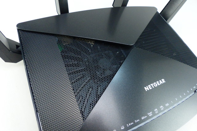 配備 SFP+ 與 802.11ad，Netgear Nighthawk X10 R9000 旗艦再進化 | T客邦