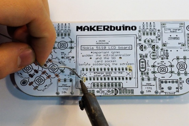 創客的遊戲創客做，MAKERbuino套件自造遊戲主機 | T客邦