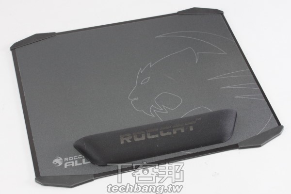 ROCCAT Alumic 最新款雙面遊戲鼠墊搶先玩 | T客邦
