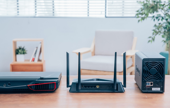 D-Link DIR-882 雙頻無線路由器動手玩！超快網速、一流收訊、雙頻 MU-MIMO 全家一起上都不怕！ | T客邦