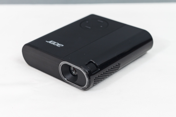 Acer C200 微型投影機實測：輕巧易攜、操作簡單、介面豐富，行動投影的好幫手 | T客邦
