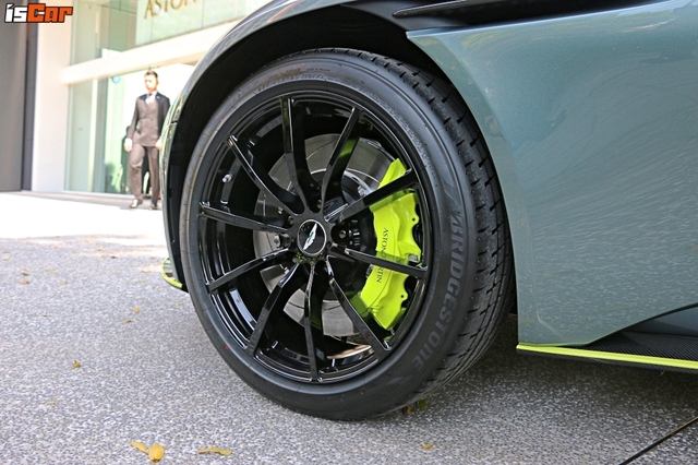 永三汽車Aston Martin高雄展示中心開幕， DBS Superleggera、DB11 AMR Signature Edition連袂 ...