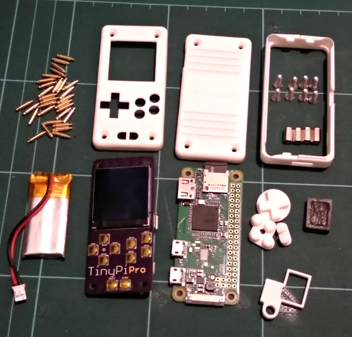 TinyPi Pro土砲迷你主機，在銅板大的螢幕上暢玩懷舊遊戲 | T客邦