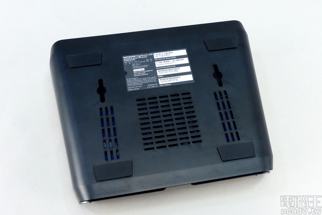 敲響 802.11ax/Wi-Fi 6 大門，Netgear Nighthawk AX8 RAX80 無線網路路由器實測 | T客邦
