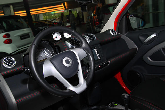 限量18輛 smart fortwo limited edition flashlight搭配優惠方案! | T客邦