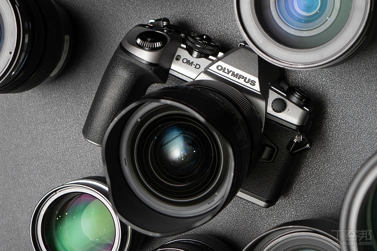 全球限量2,000台，Olympus推出E-M1 Mark II鈦銀紀念版 | T客邦