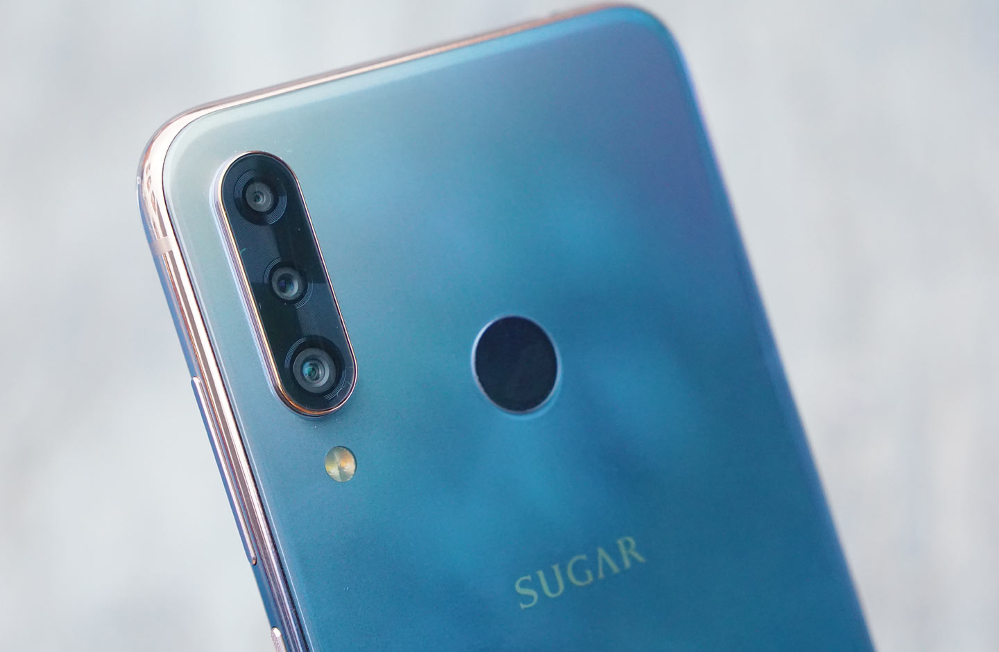 高 CP 值中階旗艦 SUGAR T50 深度評測：高顏值全螢幕、超廣角三鏡頭與完整規格毫無保留一次奉上！ | T客邦