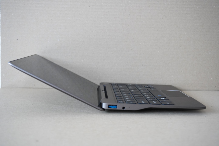 GPD P2 Max動手玩開箱篇：8.9吋超輕量筆電隨身帶著跑 | T客邦