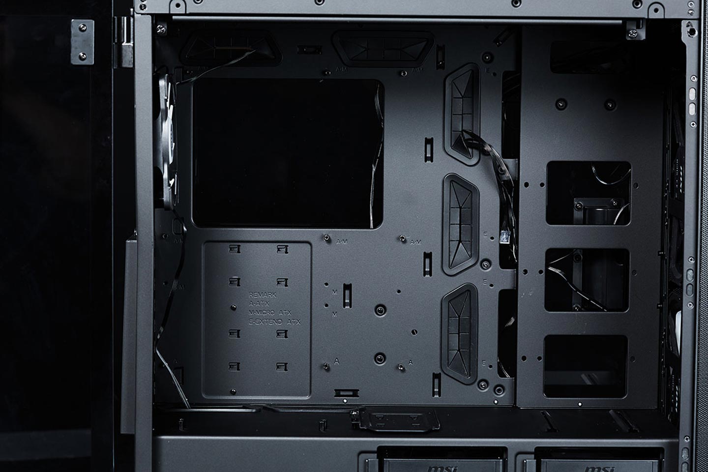 雷霆之神降臨！MSI MPG SEKIRA 500X 電競機殼一次滿足酷炫外觀與便利性雙重需求！ | T客邦