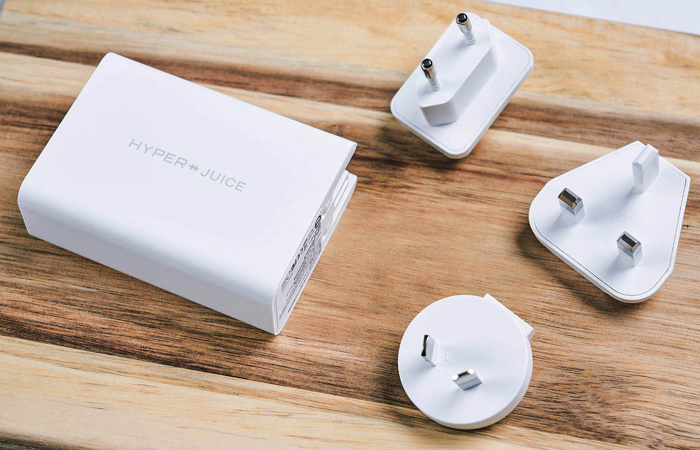 HyperJuice 100W 氮化鎵 GaN 快速充電器動手玩：體積迷你、功能全面，一顆搞定充電大小事！ | T客邦