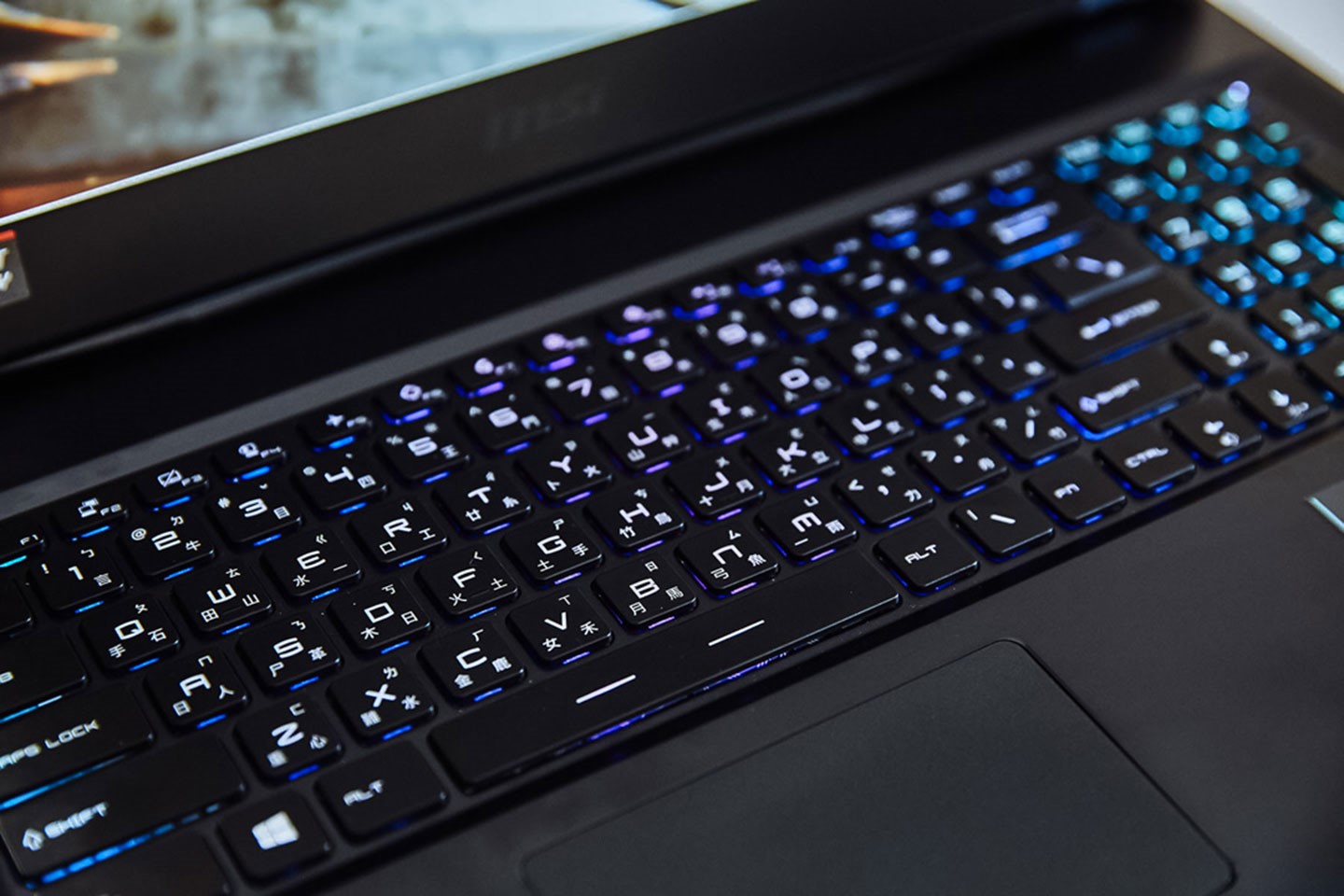 MSI 旗艦電競筆電 GE76 Raider 深度評測：升級版全景炫光燈效讓人一眼難忘！ | T客邦