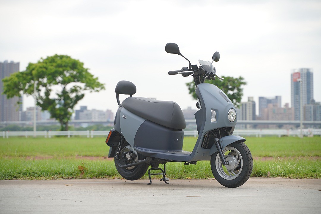 輕巧出行，讓電動車更貼近你我！eMOVING EZ1 體驗試駕 | T客邦