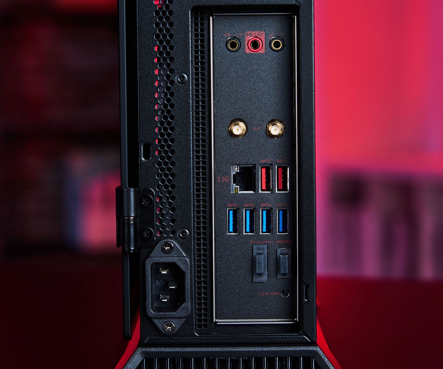 MSI MEG Trident X 12th 極致輕巧電競小鋼炮深度實測：尺寸不變但效能更頂天！ | T客邦