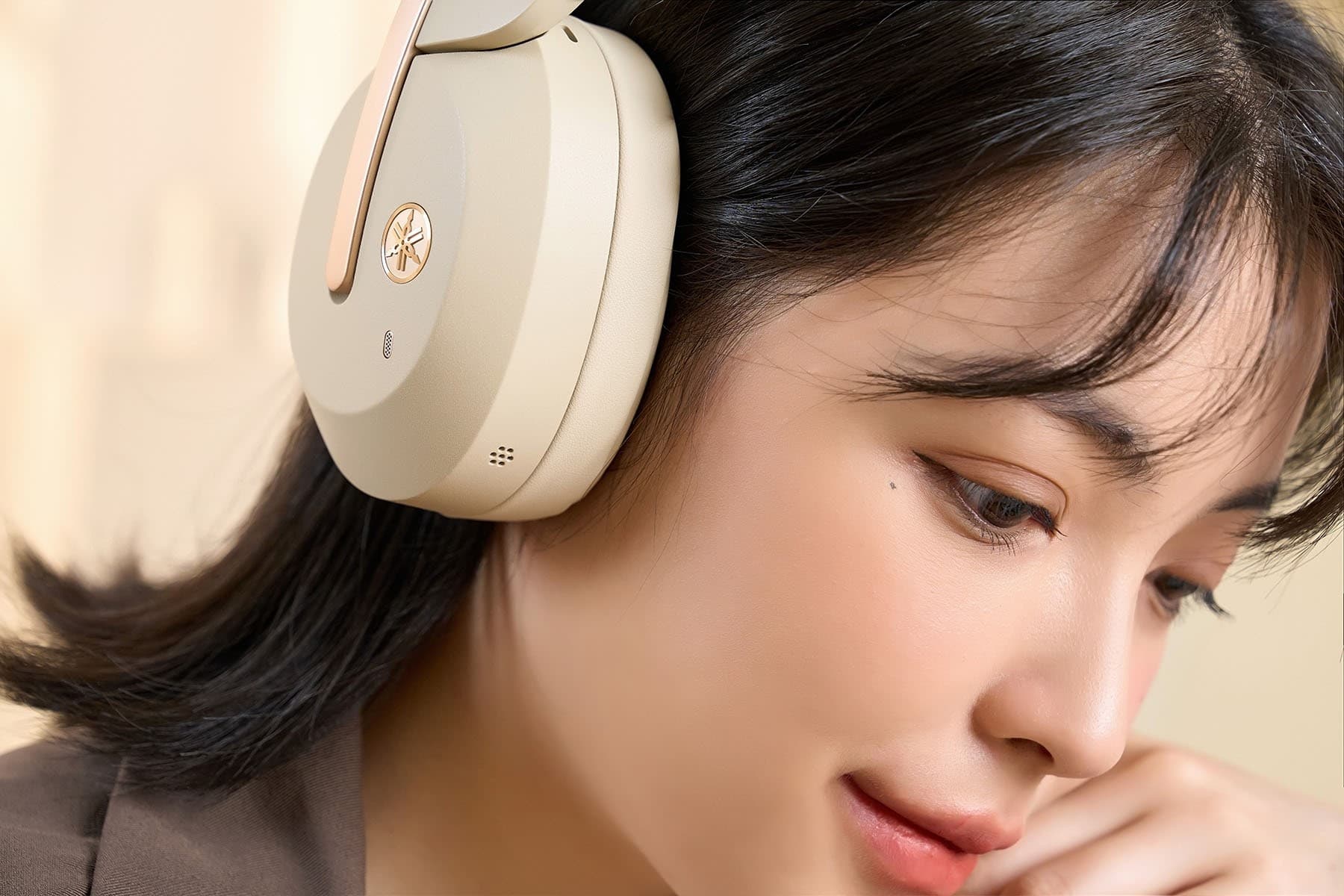 Yamaha YH-E700B 試聽：一款真正值得愛樂者擁有的藍牙無線耳罩式降噪耳機 | T客邦