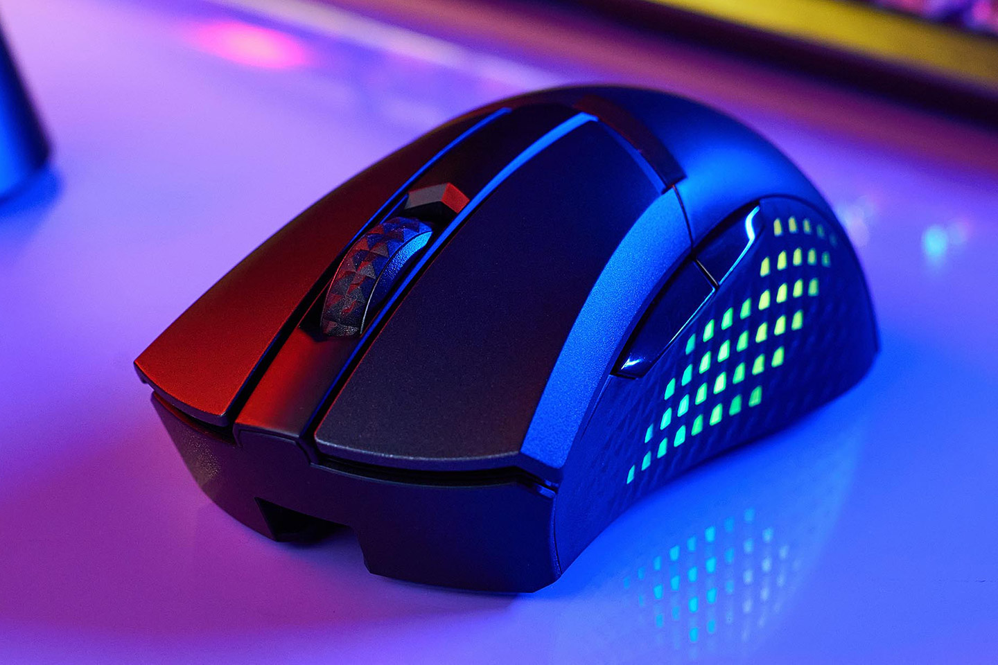 MSI CLUTCH GM51 輕量電競滑鼠系列開箱：有線、無線雙版本一次看，嶄新設計讓人眼睛一「亮｣、手感大加分！ | T客邦