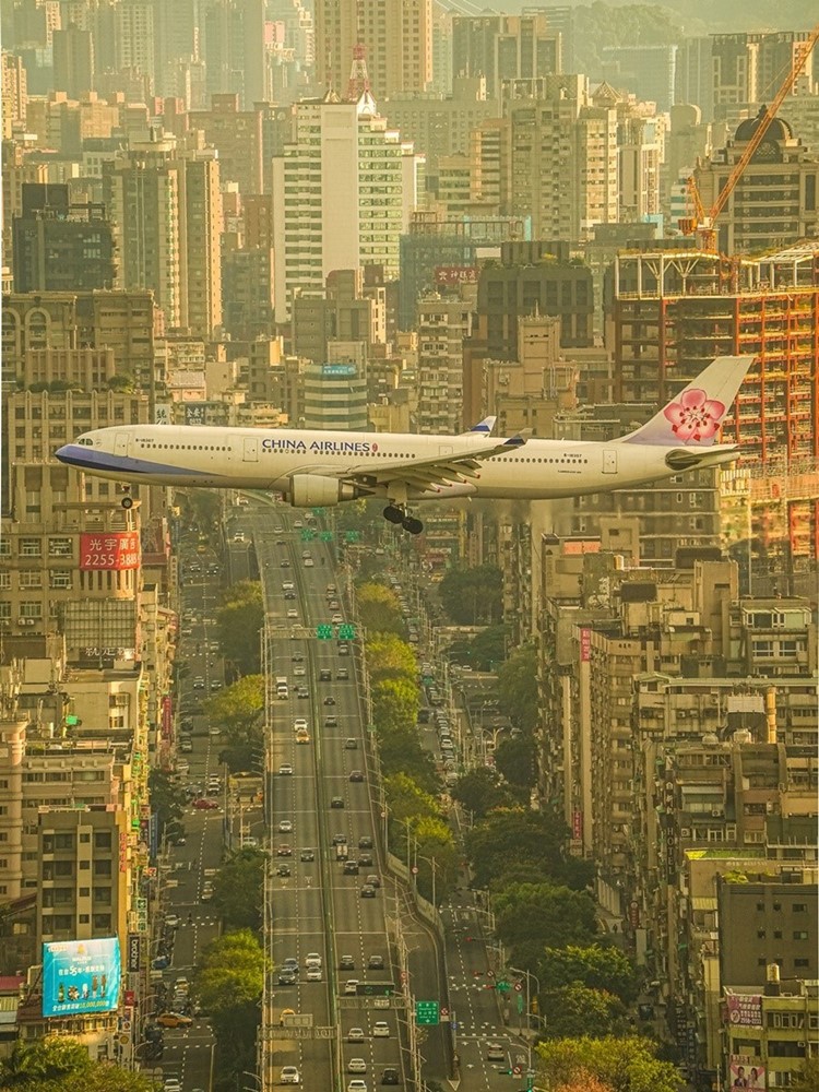 Sony α7R V feat. 國際航空寫真家鄭家政：有了 AI 加持讓拍飛機更輕鬆！ | T客邦