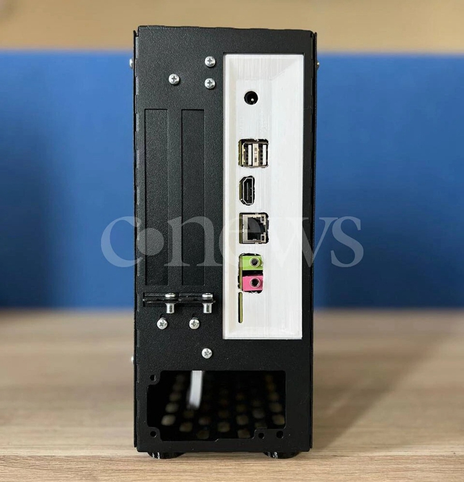 俄羅斯「國產」MIG Akinak PC 發佈：自研 4 核 ARM 處理器，預裝魔改 Linux | T客邦