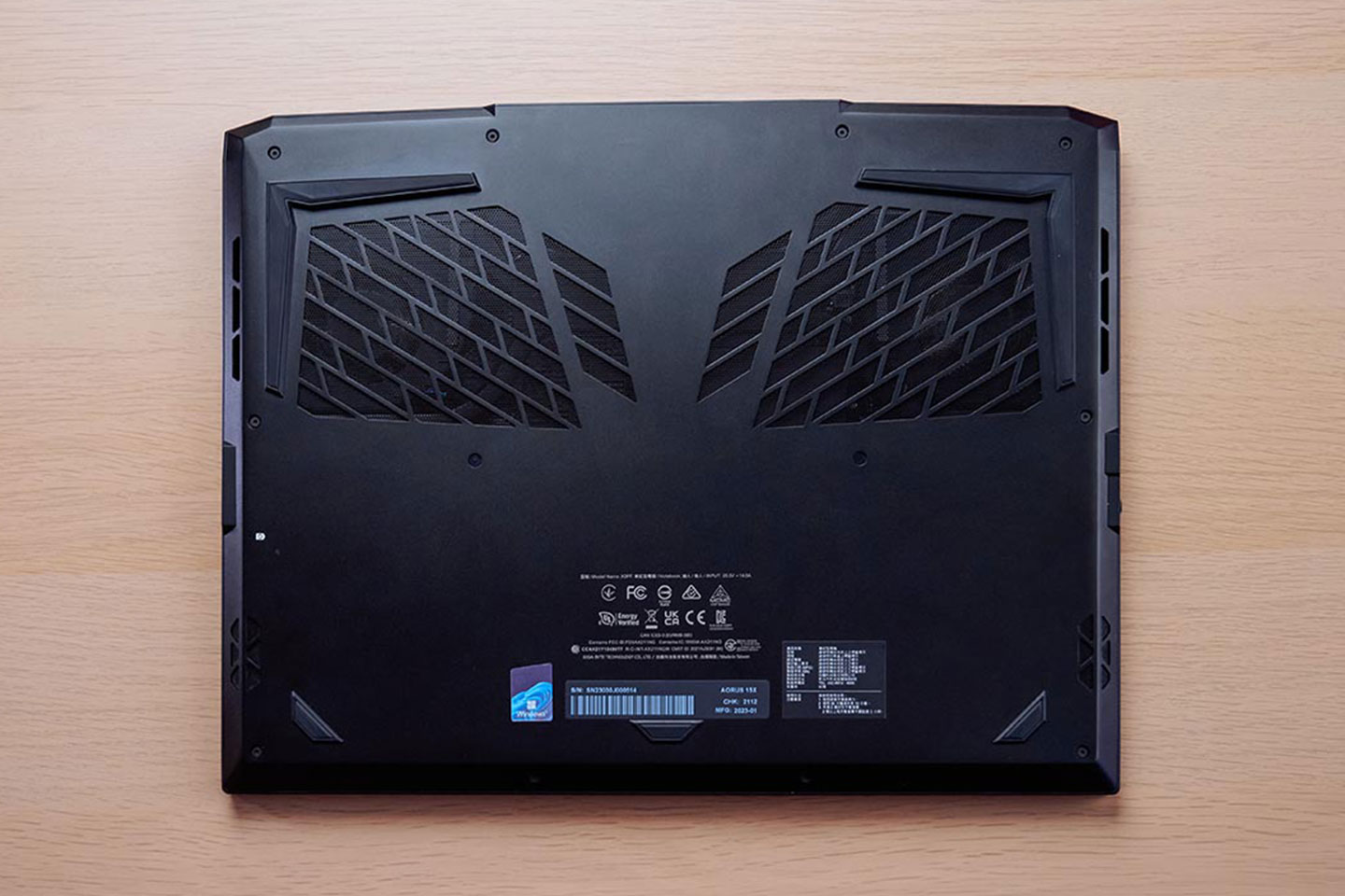 GIGABYTE AORUS 15X 開箱實測：揮別厚重！硬體規格一次到位，優異效能帶來出色遊戲體驗！ | T客邦