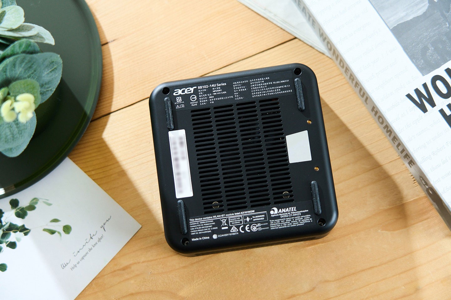 桌機也能超輕巧！Acer Revo Box RB102 迷你電腦內建 AI 處理器，串連三螢幕更便利！ | T客邦