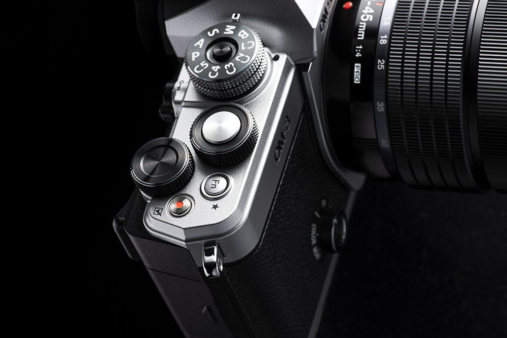 OM SYSTEM 正式發表 OM-3！承襲底片銘機 OM-1 之經典，建議售價約 NT$ 66,000 | T客邦