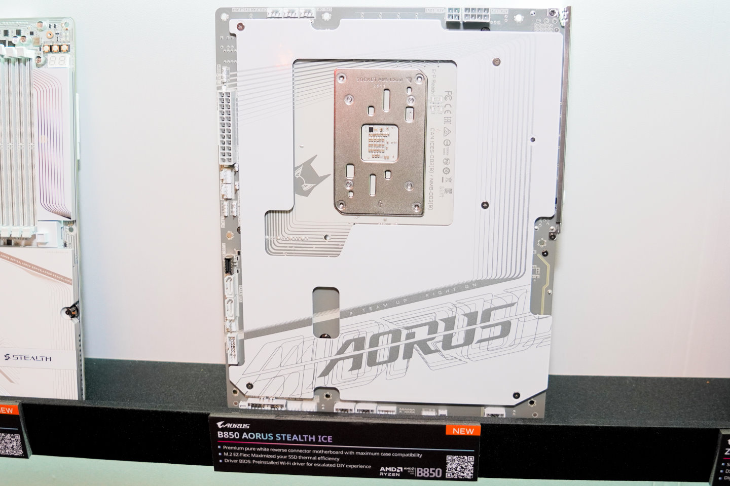 GIGABYTE發表CAMM2記憶體介面TACHYON主機板，多款背插與DGX Spark迷你AI超級電腦一起來！ | T客邦