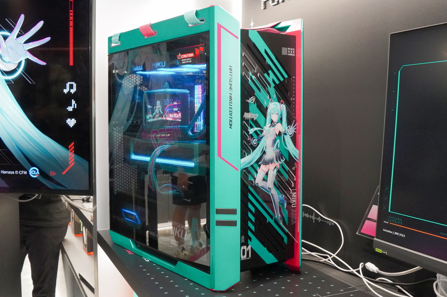 初音未來「硬體」來襲！Asus ROG x Hatsune Miku聯名快閃店開幕，展出多樣產品與改裝主機 | T客邦
