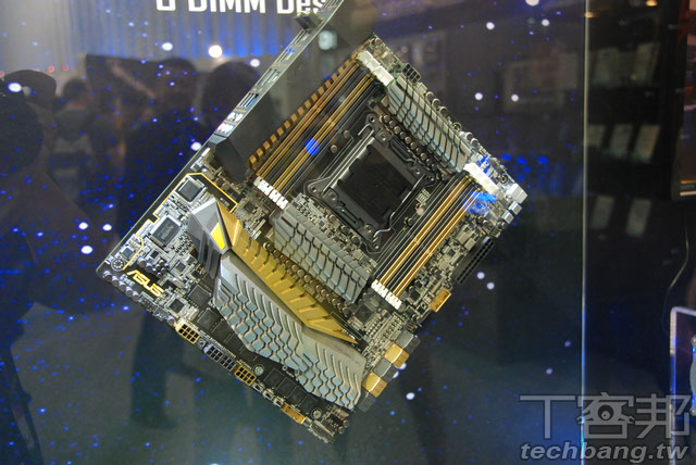 Computex 2012：ASUS 雙 GPU 主機板 ZEUS，有錢也買不到的概念產品 | T客邦